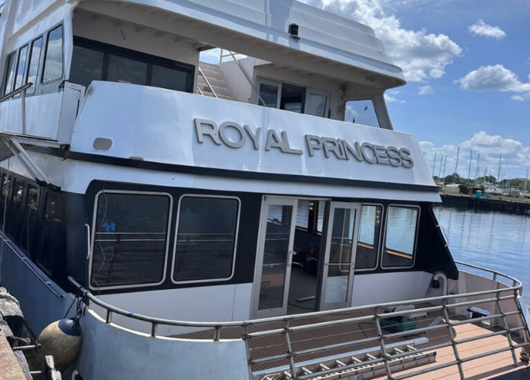 jaxyacht.com